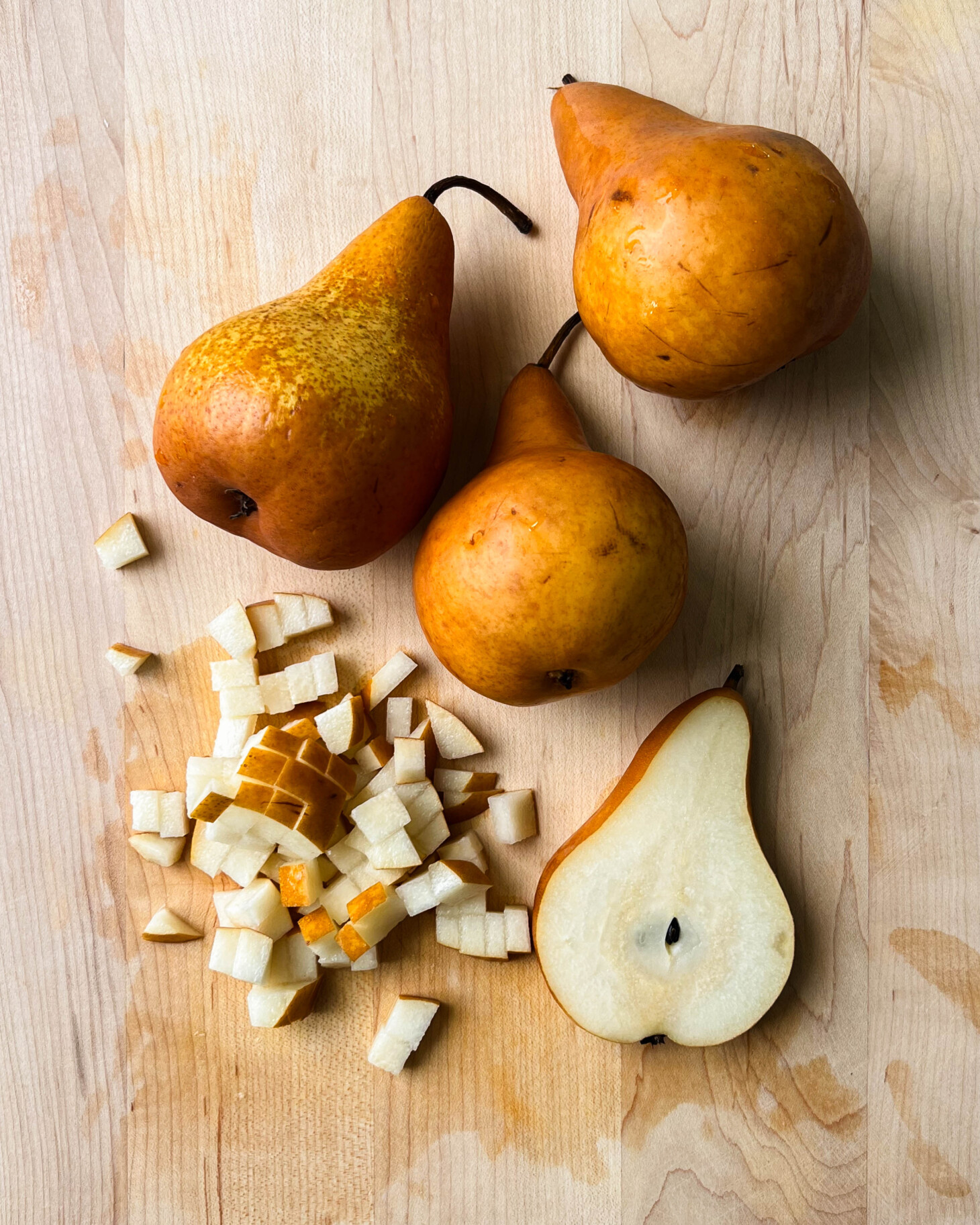 Cardamom Pear Oatmeal | Munching with Mariyah